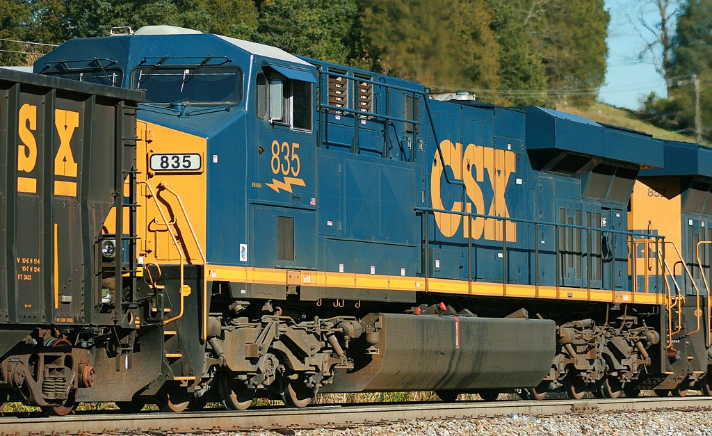 CSX 835